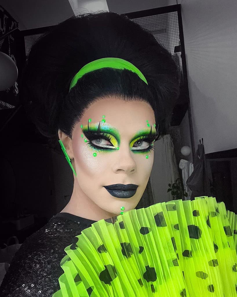 Art Simone on the school teacher that helped her express herself