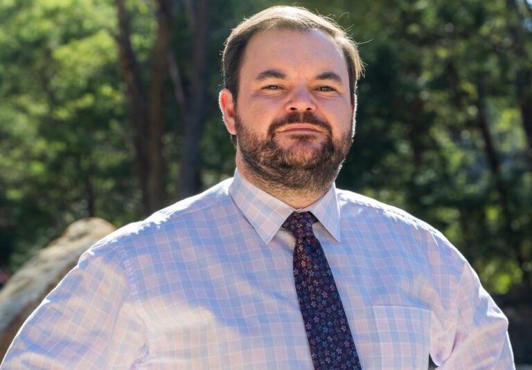 Return to Paradise TV Guide: Who’s Who at Dolphin Cove