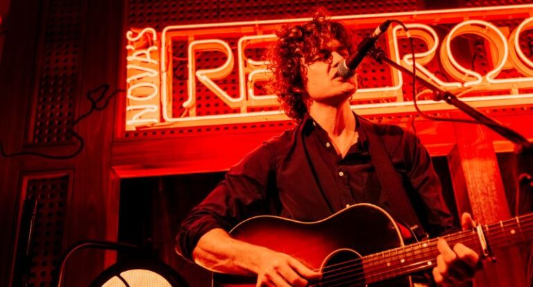 Vance Joy returns to Nova's Red Room for intimate Sydney show