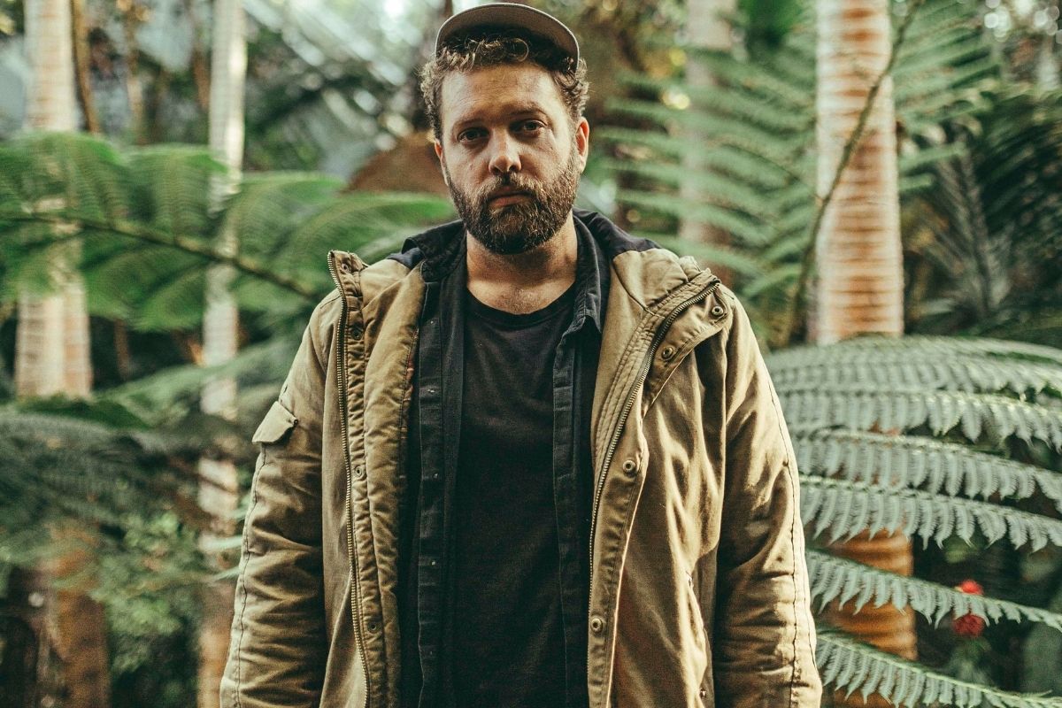 Tom West Takes Us Low and High on 'I'm Livin'!' | Rolling Stone Australia