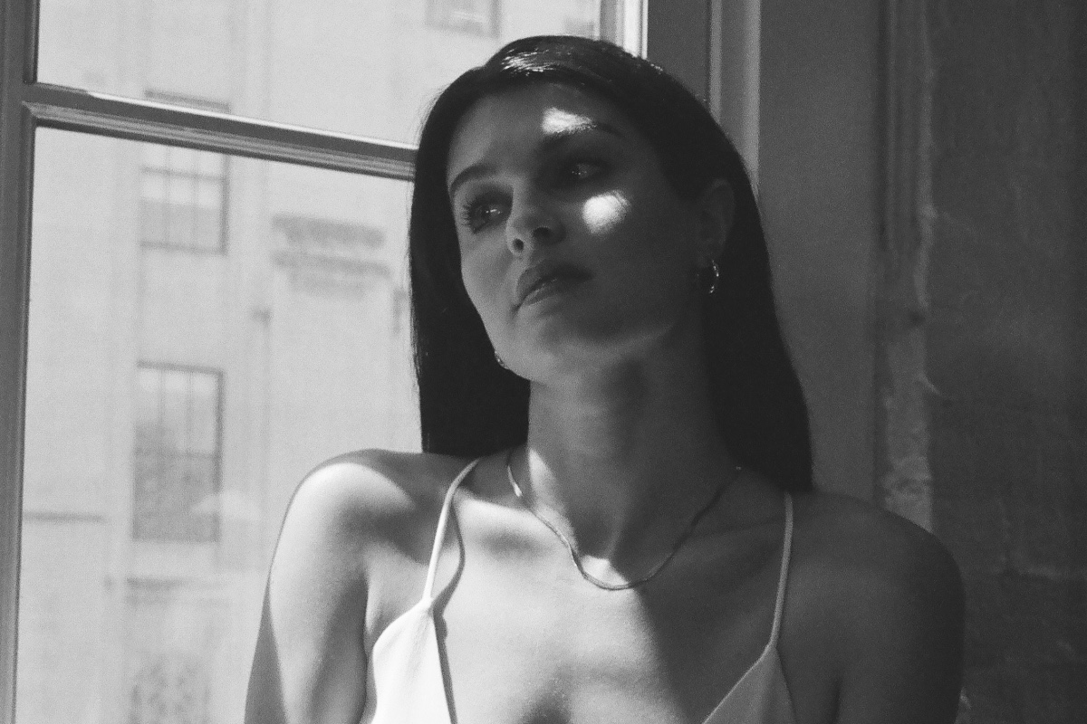 Alayna Shares Debut Album 'Self Portrait of a Woman Unravelling'