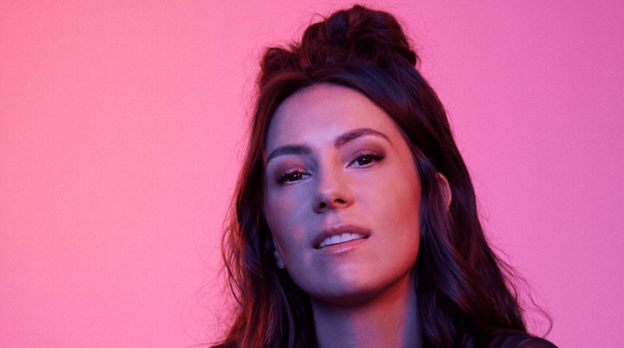 'Amy Shark Releases "Favourite Song She's Ever Written"