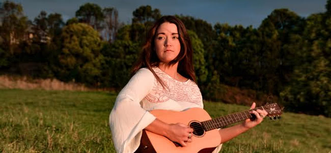 Premiere: Byron Artist Leeli Drops Emotive New Single 'Into The Dark'