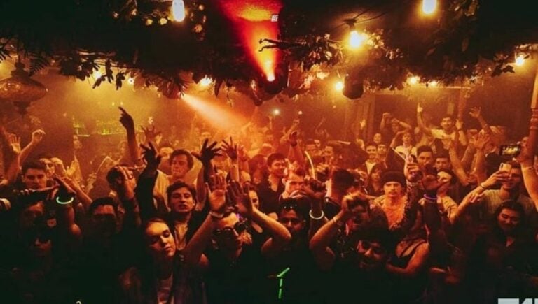 An iconic Melbourne nightclub is reopening and giving away free drinks