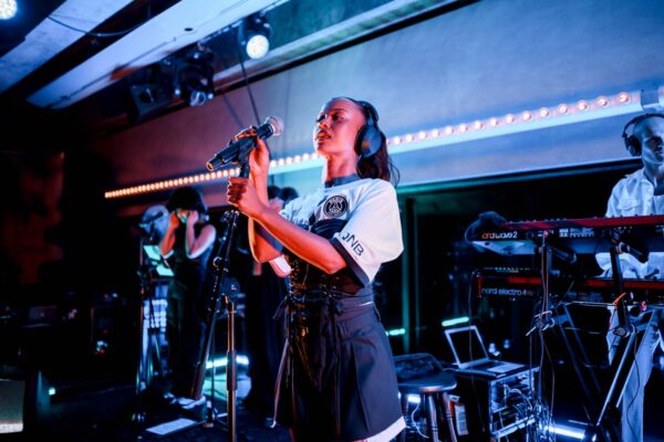 PHOTOS: Maina Doe @ VIVID Sydney Opera House