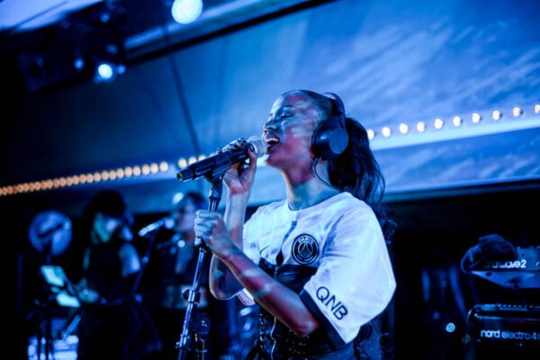 PHOTOS: Maina Doe @ VIVID Sydney Opera House