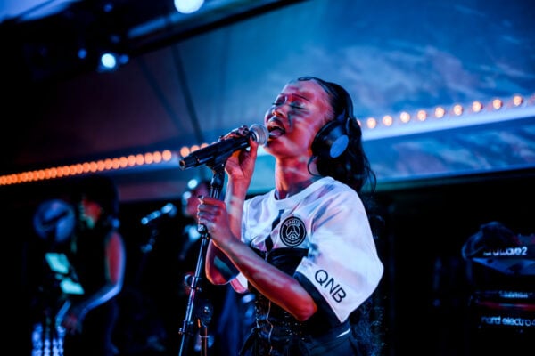 PHOTOS: Maina Doe @ VIVID Sydney Opera House