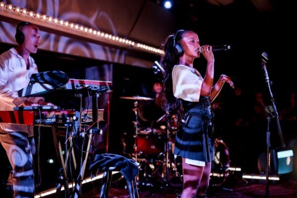 PHOTOS: Maina Doe @ VIVID Sydney Opera House