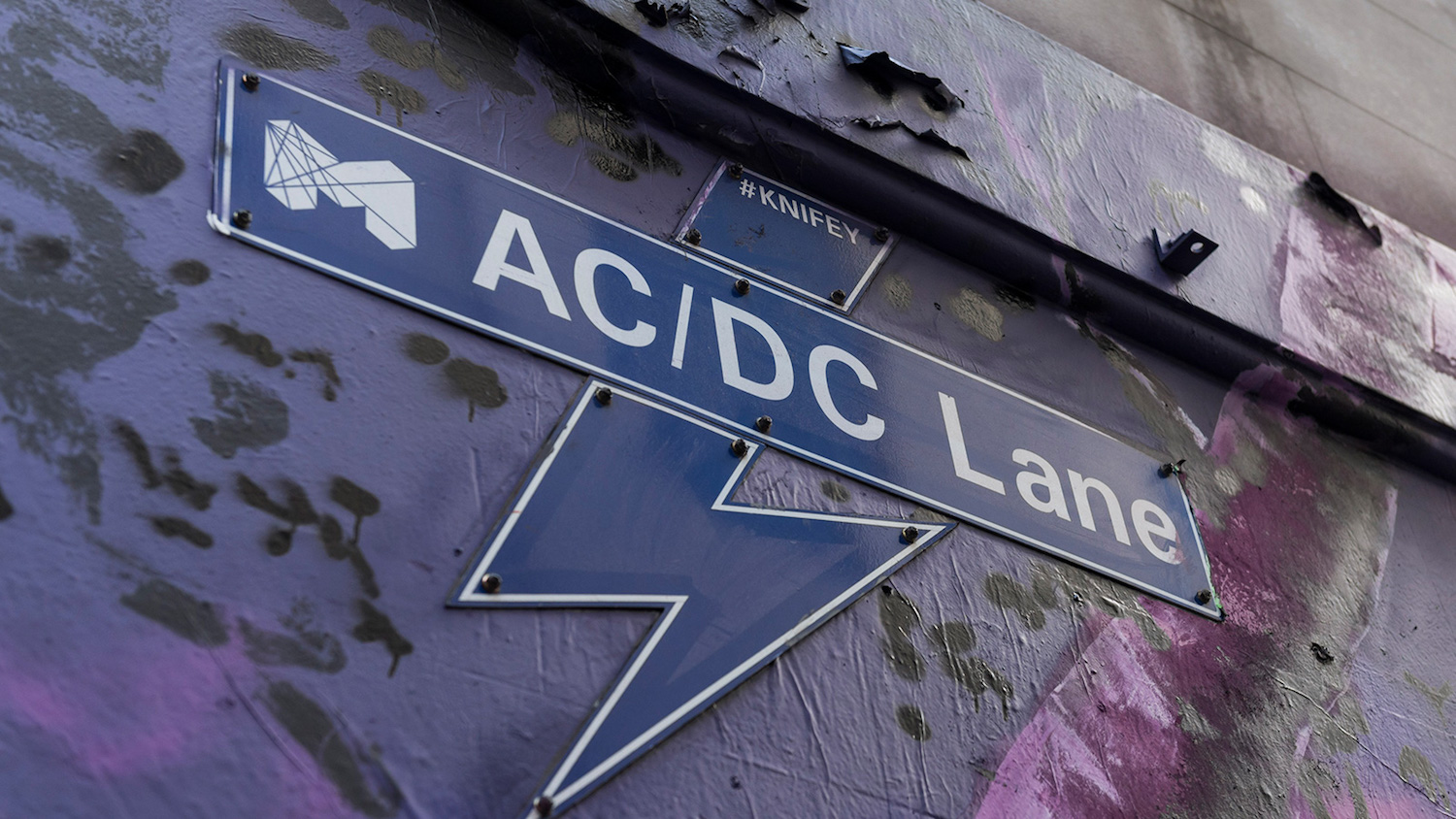 Why Is AC DC Lane In Melbourne And Not In Sydney 